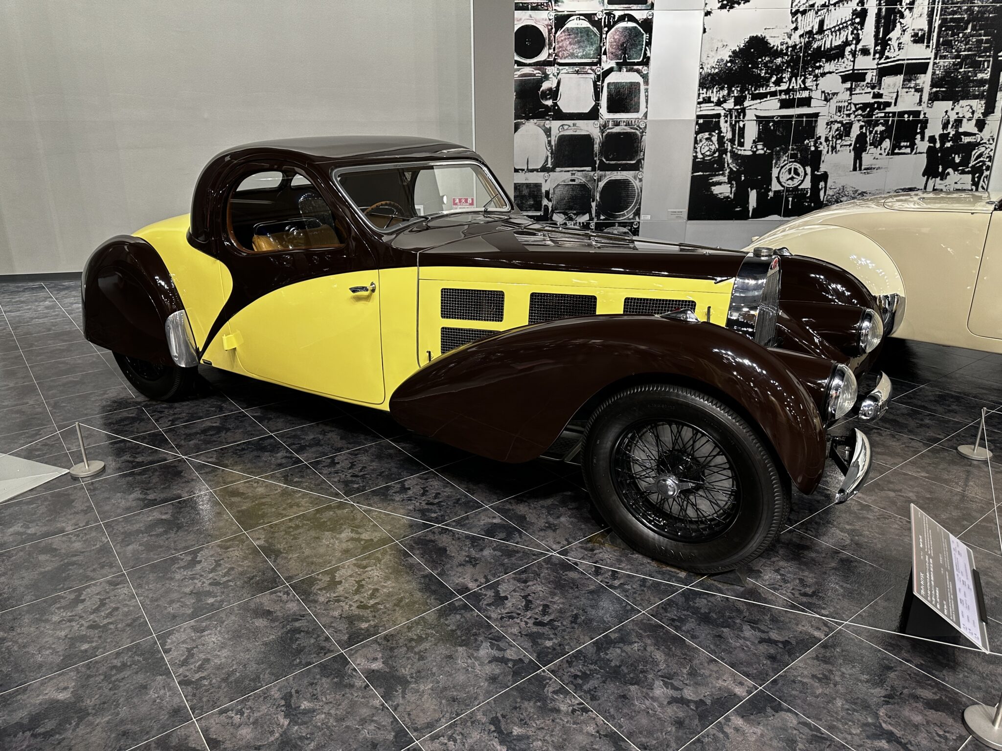 1938 Bugatti Type 57C - Japanese Car Fanatic
